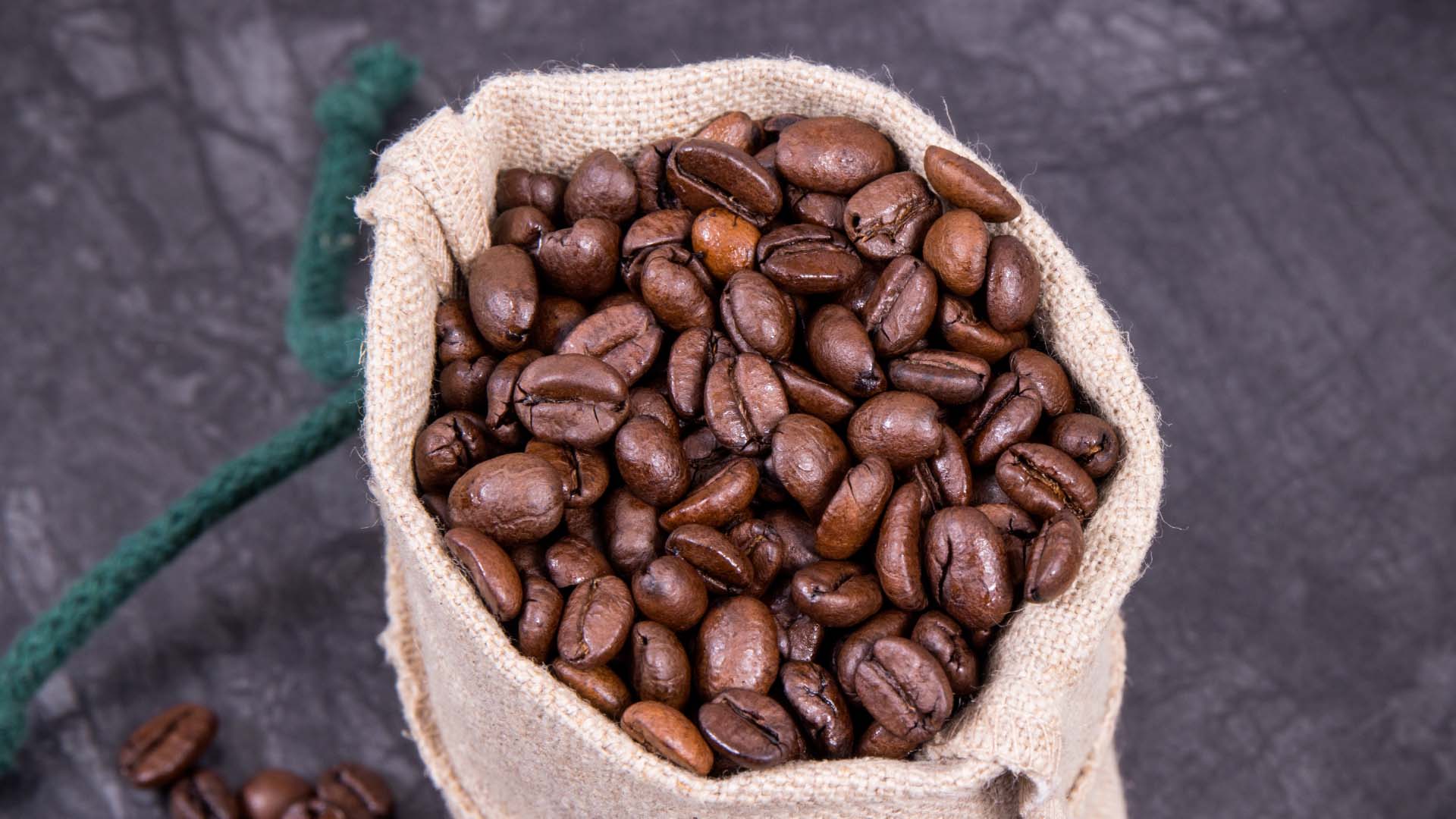 What sets Jamaican Blue Mountain coffee apart from other coffees ...